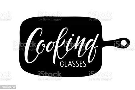 도마에 손으로 쓴 필기 글자 요리 수업 요리 로고 템플릿의 학교 푸드 스튜디오 온라인 마스터 클래스 요리 과정 요리 학교 포스터