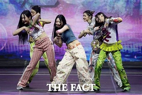 실시간 반응 안좋은 뉴진스 더팩트 무대 의상 인스티즈 Instiz 인티포털 카테고리