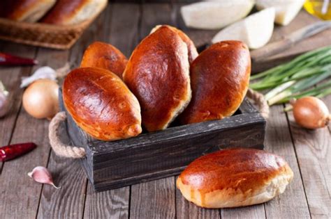 Пиріжки з картоплею смак дитинства Страви та рецепти