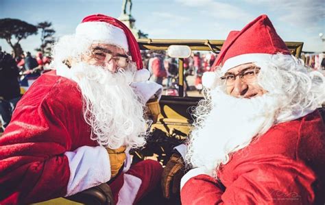 Firenze Babbi Natale Motociclisti Portano La Spesa Alle Mense Dei Poveri