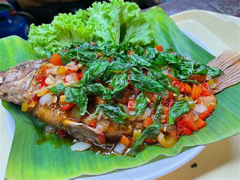 ข้าวแล้งนำกันจ้า ร้านแซ่บบัก8แสนตลาดระแหง100ปี Facebook