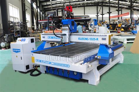 The Latest Rotary Axis CNC Router For Cylindrical Workpiece