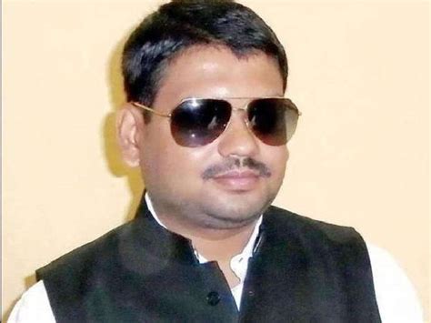 Dhanbad News Sanjeev Singh Appearance In Court In Niraj Singh Murder Case नीरज सिंह हत्याकांड