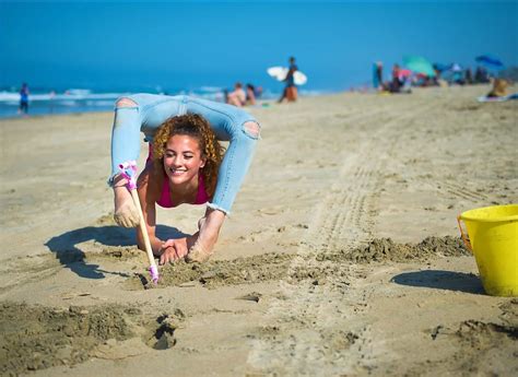 Omg Yassssss Sofie Dossi Amazing Gymnastics Sofie Dossi Contortion