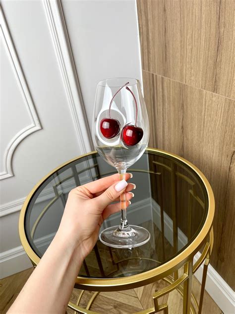 Embedded Cherry Wine Glasses Set Red Fruit Glass Art Drinkware Luxury Couple T Elegant