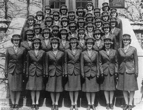 Incredible Photos Reveal How Women Marines Were Thrown Into The Thick