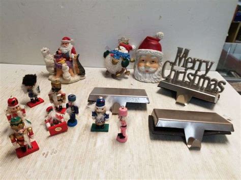 Mini Nutcrackers More Holiday Decorations Trice Auctions