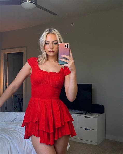 Riley Hubatka Age Height Parents Siblings Boyfriend Wiki