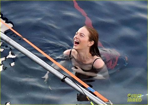 Photo Emma Stone Is All Smiles During Photo Shoot In Capri 02 Photo
