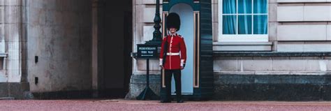 angular authentication allow routes to signed in users only using guards