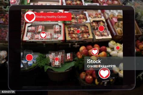 개념을 마케팅 하는 것 들의 인터넷 태블릿 제품의 데이터를 검색 하 고 고객에 의해 구매 결정을 건강 한 옵션에 대해 알고 수 있도록 사용 증강된 현실 기술 보여 가격에