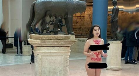 Maria Sofia Federico Lattivista Ex Collegio Nuda Ai Musei