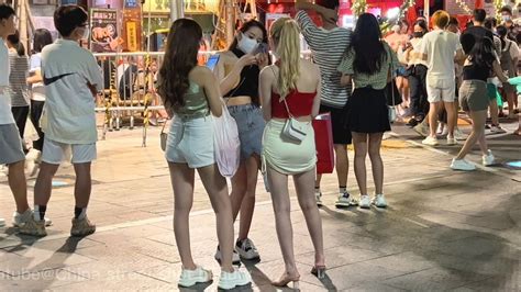 街拍長沙步行街零晨以後的美女Bar street Nightlife China girl 4k China walk Changsha