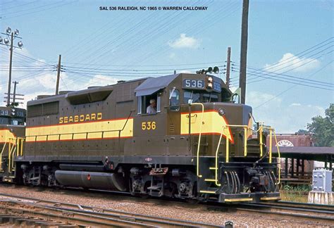 A Pair Of New Seaboard Air Line Gp35s At Raleigh North Carolina In