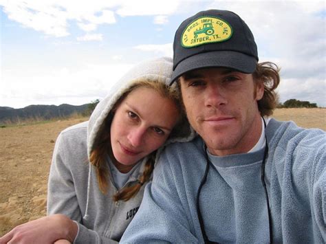 Julia Roberts And Danny Moder Prove How A Scandalous Start Can Lead To