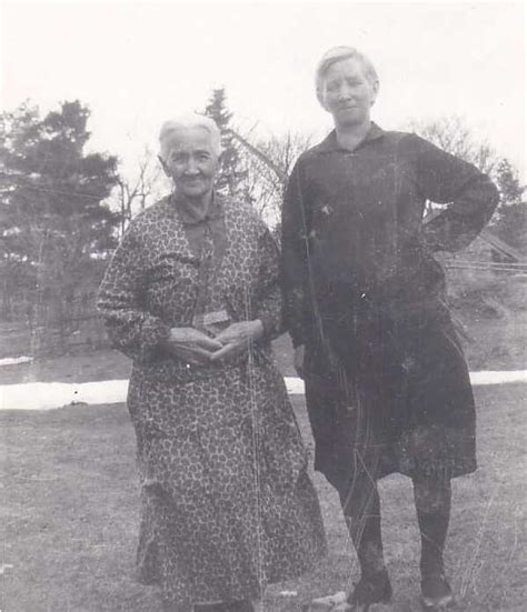 Photos Of Hannah Dobbie Of Lanark County Ontario C 1930