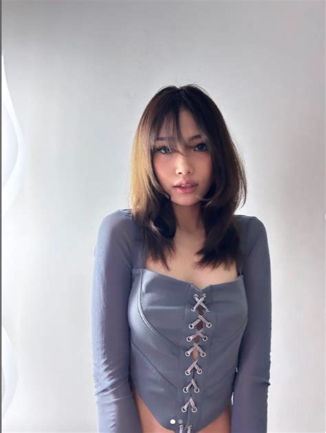 Тэнгисийн эрэг дээрх 24 7 шоуны ШИНЭ оролцогч Ayeon гэж хэн бэ