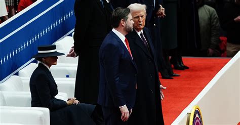 Trump Signs Two Orders To Dismantle Gender And Racial Equity Policies The New York Times
