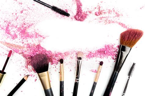 메이크업 브러시와 분말 복사 공간에 대 한 프레임을 형성 검은색에 대한 스톡 사진 및 기타 이미지 검은색 눈 화장 디자인 Istock