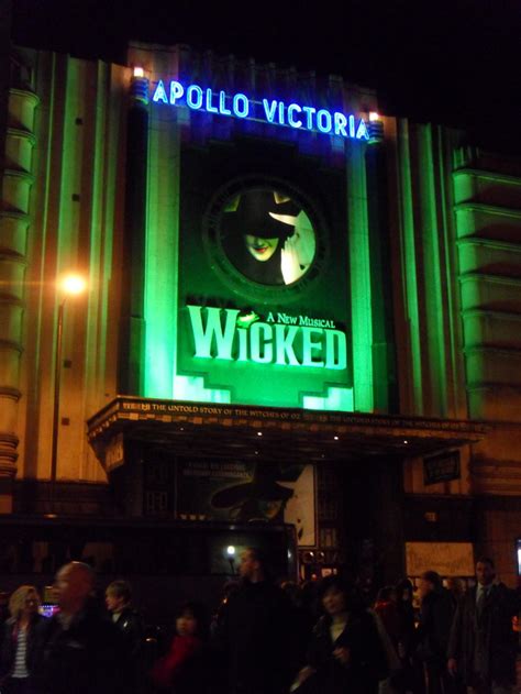 런던 웨스트엔드 최고의 뮤지컬 위키드 1등급 좌석을 학생할인으로 초저렴하게 관람하기 네이버 블로그