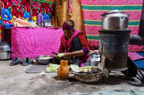 Karakul To Mutzagh Ata Trekking The Karakoram Highway Nomadasaurus