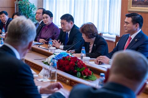 Л Оюун Эрдэнэ Дорнын эдийн засгийн чуулганаар ярилцсан Эгийн голын цахилгаан станцын төсөл