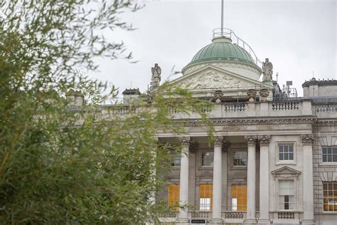 တရုတ်အနုပညာရှင် Zheng Bo၏ ဝါးအနုပညာလက်ရာများကို ဗြိတိန်နိုင်ငံ Somerset