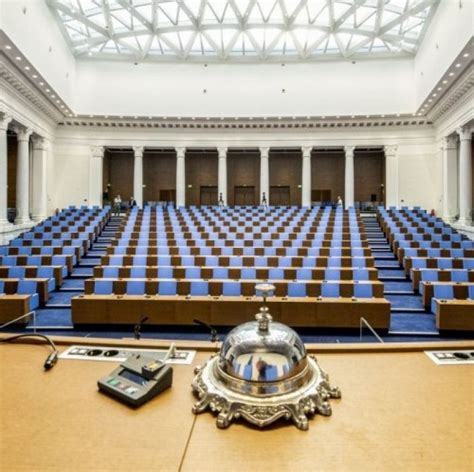 Народното събрание прие на първо четене бюджетите на НЗОК и на ДОО за 2024 г