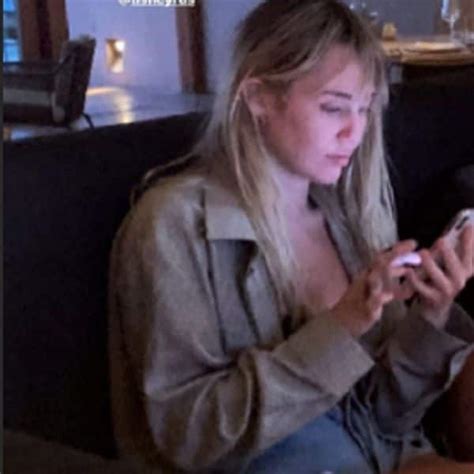 Miley Cyrus Mother Tish Thinks Her Babe Is A Brat Here S Why Bollywood Life