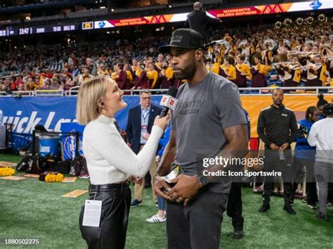 Calvin Johnson Images Photos And Premium High Res Pictures Getty Images