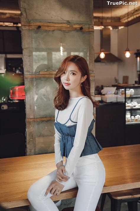Korean Beautiful Model Park Soo Yeon Fashion Photography 8