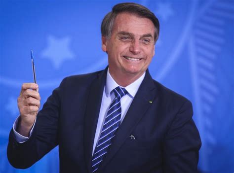 Bolsonaro ‘quem é De Direita Toma Cloroquina Quem é Esquerda Tubaína