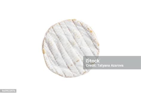 화이트 소프트 브리 치즈 카망베르는 흰색 배경 상단 뷰에 고립되어 있습니다 둥근 유제품 브리에 대한 스톡 사진 및 기타 이미지 Istock