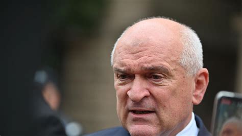 Премиерът Главчев Очакваме извеждане на още 61 български граждани от Ливан Новини бг