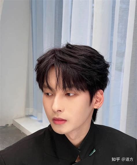 2023男生发型怎么剪？试试这6款，有型又帅气 知乎