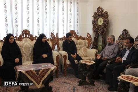 دیدار مدیران کل بنیاد شهید و بهزیستی کرمان با خانواده شهید محمد حبیب