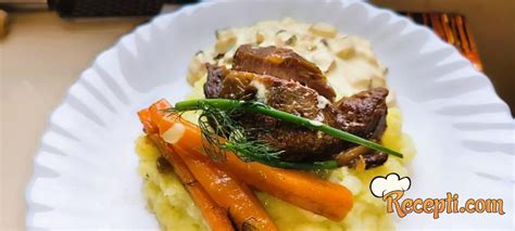 Juneći Ribić U Sosu Od Vrganja