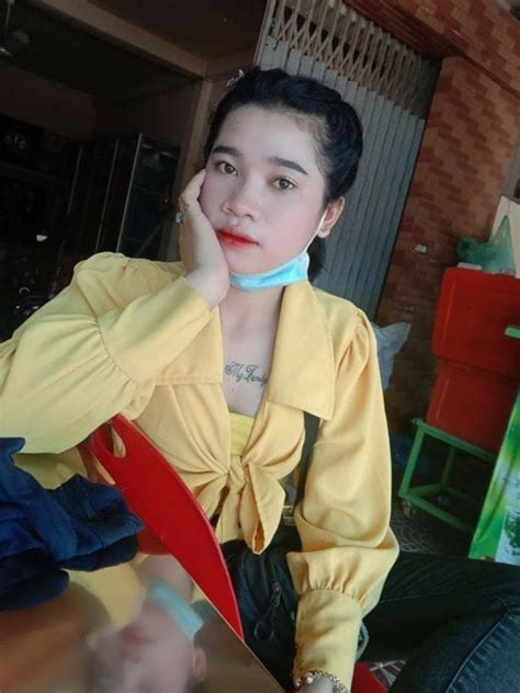 ក្មេងស្រីអង្គុយលក់ក្រឡានម្នាក់ត្រូវជនមិនស្គាល់មុខចាប់រុញចូលក្នុងរថយន្ត សារព័ត៌មាន នគរវត្ត