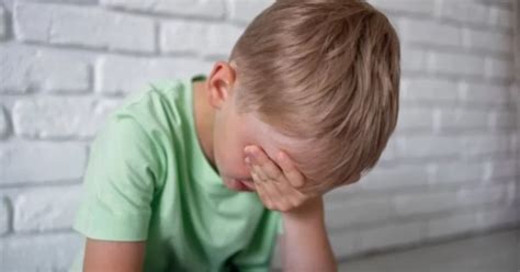 В Новосибирске обвиненная в избиении детей воспитатель всё ещё работает Новости Mail