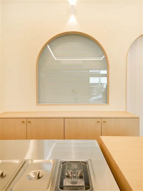 화이트and우드톤 깨끗한 미니멀 컨셉 13평 요거트샵 인테리어 인천 남동구 구월동