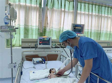 Đại phẫu thắt ống động mạch cho trẻ sơ sinh ngày tuổi