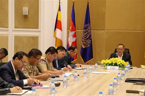 ឯកឧត្តមនាយឧត្តមសេនីយ៍សាស្ត្រាចារ្យ ឯក មនោសែន