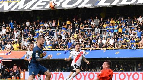 La Atajada De Armani A Benedetto En La Lente De Los Fotógrafos De Popular