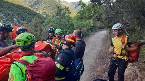 Belluno Morta Donna Di 34 Anni Colpita Da Un Masso