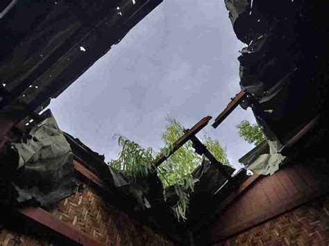 သပိတ်ကျင်းမြို့နယ်တွင် တိုက်ပွဲများဖြစ်ပွားနေပြီး စစ်တပ်က ကျေးရွာများကို လေကြောင်းဖြင့် ဗုံးကျဲ