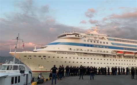 საკრუიზო ლაინერმა ასტორია გრანდემ ბათუმის პორტი დატოვა Ghn ახალი ამბების სააგენტო