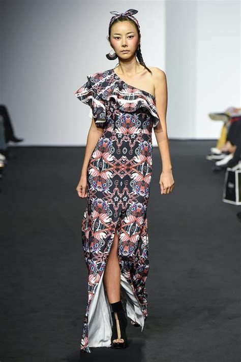 Sfw2017ss 박윤희 서울패션위크 ‘그리디어스 컬렉션 패션서울 Sfw2017ss 박윤희 서울패션위크 ‘그리디어스 컬렉션 패션서울