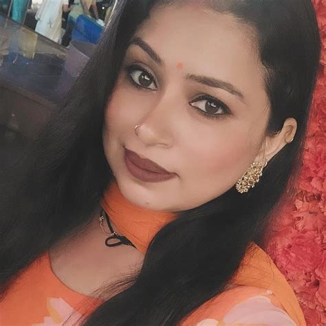 Hire Anu Arora For Your Business Promotion