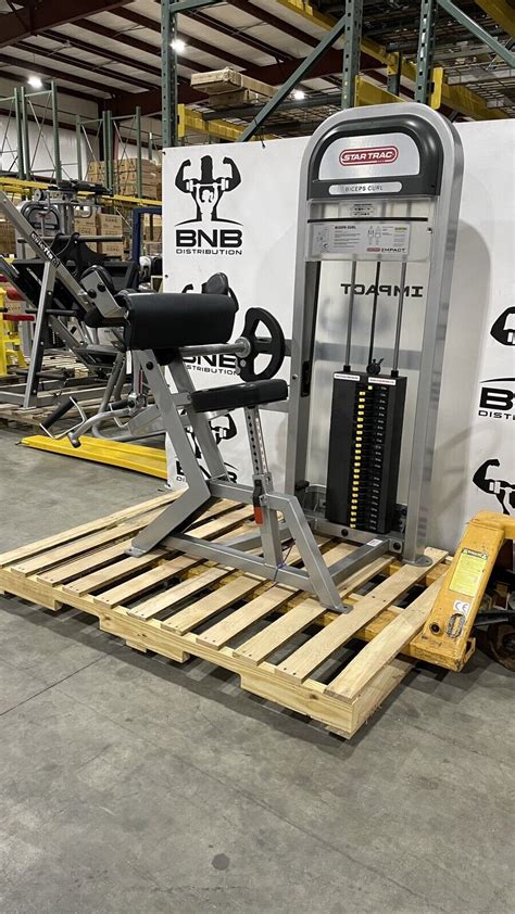 Star Trac Impact Bicep Curl