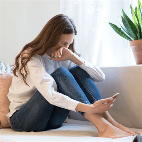 Dating Emotionally Unavailable Men Doesnt Mean You Will End Up